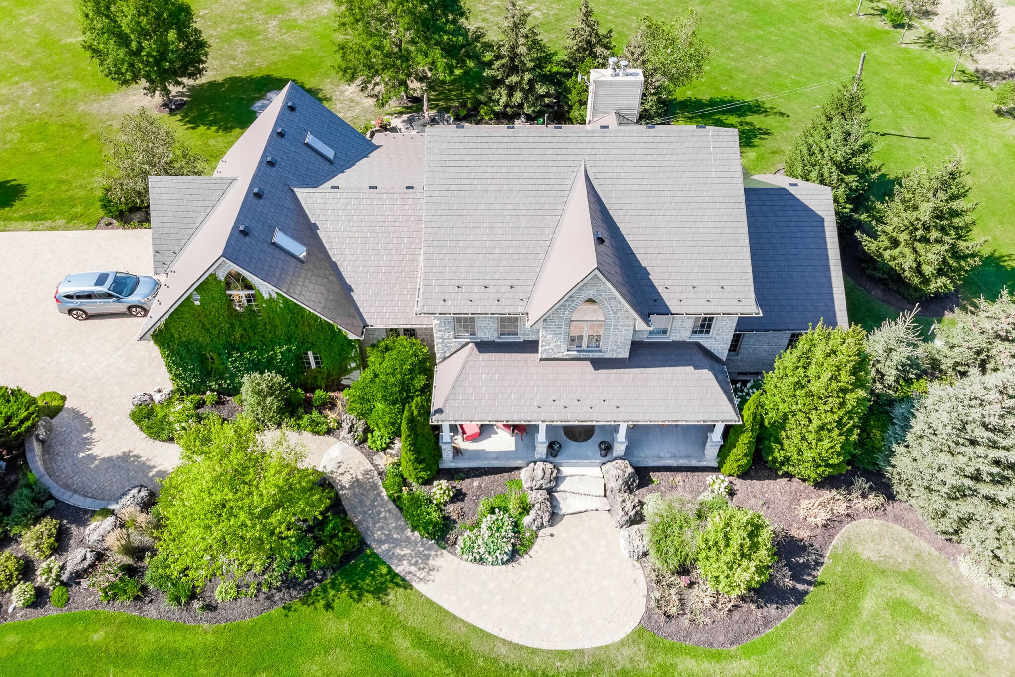 Ariss, ON N0B 🇨🇦 Interlock Metal Roofing Tudor Brown Aluminum Slate ...