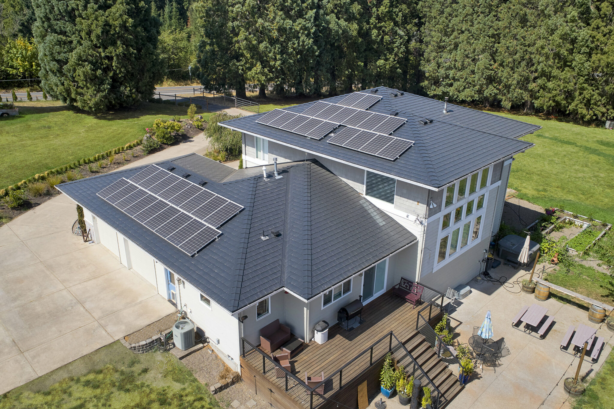 WAPO21031 Oregon, City, OR 97045 Interlock Metal Roofing Black Aluminum ...