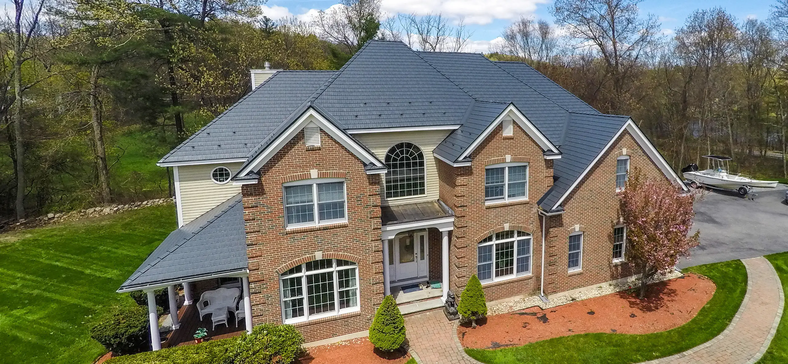 Cedar Sided House Tin Roof Cedar Siding Repair Services In Vancouver