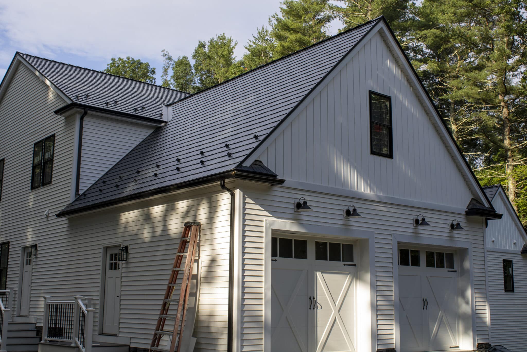 MANE21013 - Foxborough, MA 🇺🇸 Black Interlock Cedar Shingle Metal ...
