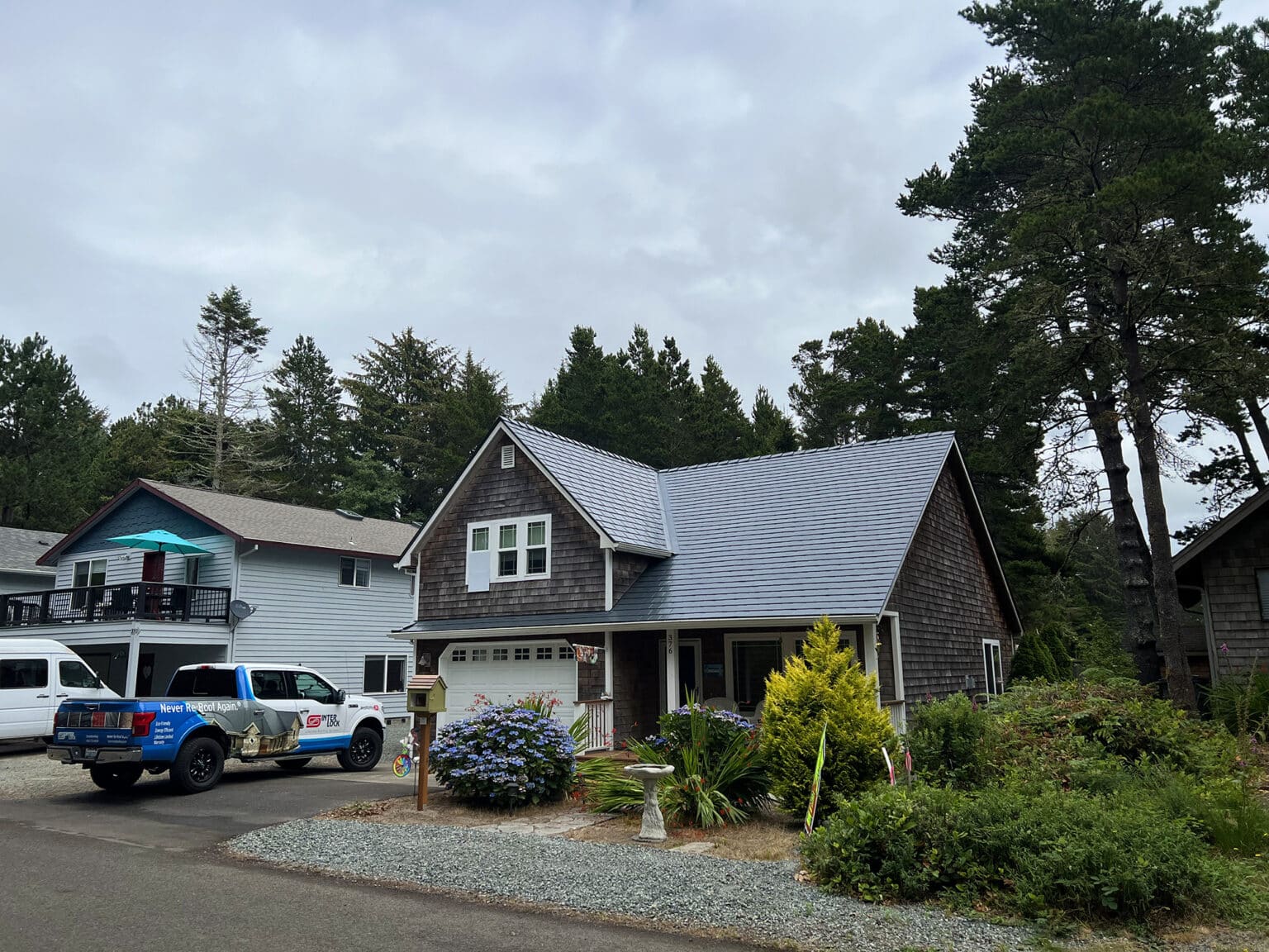 Slate Roofing — 4-Way Interlocking Metal Slate Roof Tiles